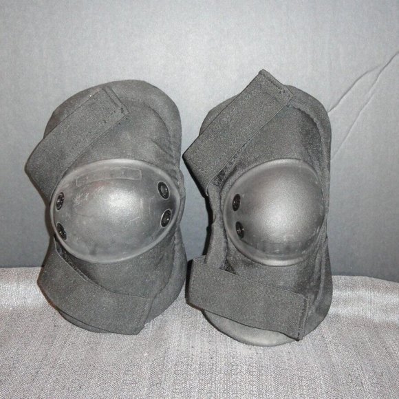 Accessories | Military Law Enforcement Black Ops Night Ops Galls Police Issue Elbow Pads 1488 ...